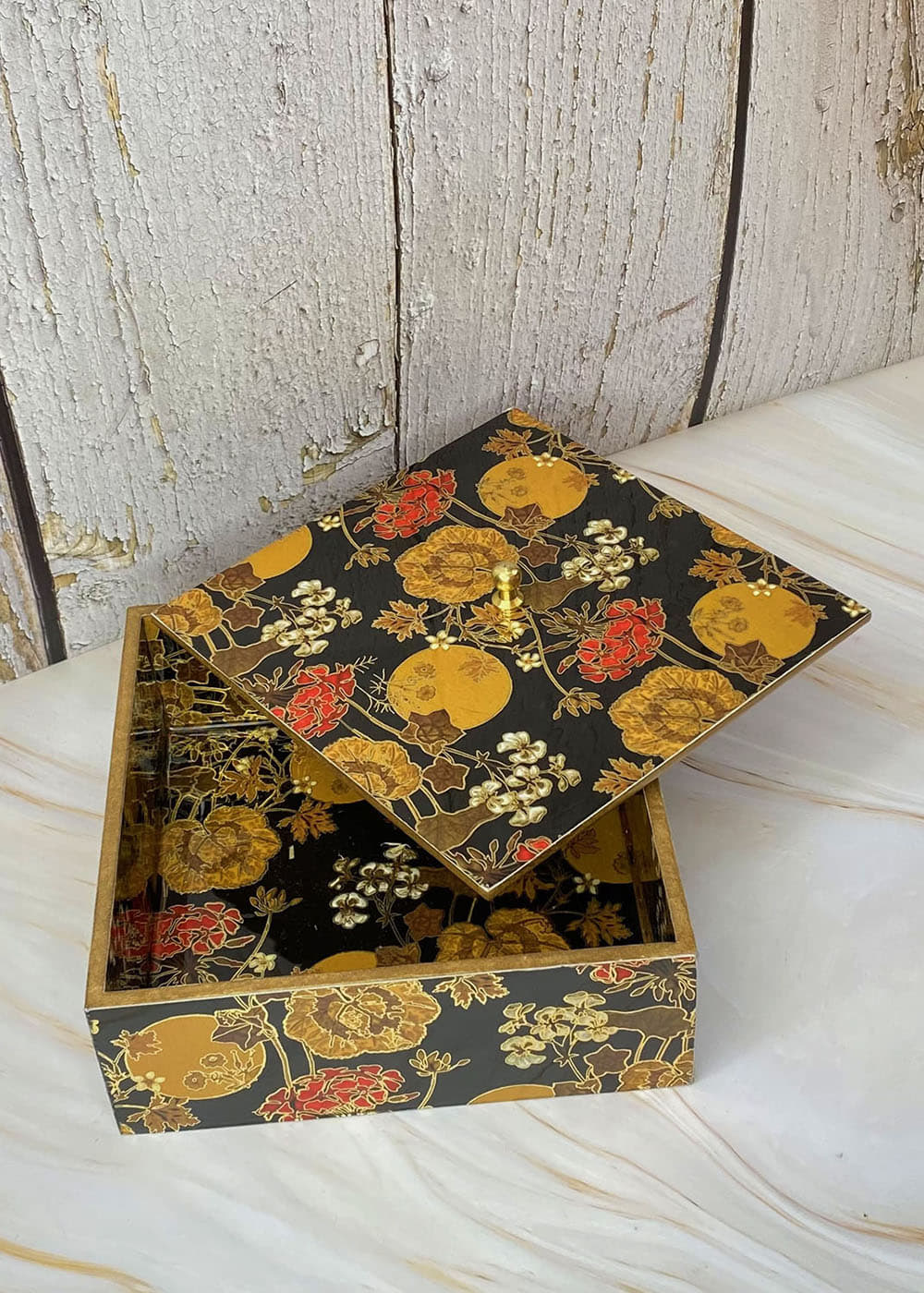 Get Classic Black Handcrafted Box at ₹ 1099 | LBB Shop